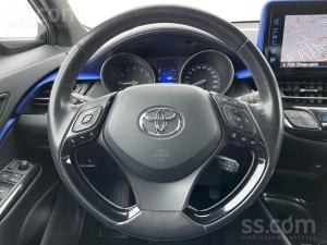 Blue Toyota C-HR 2017 in Riga, with an engine capacity of 1.20 L and mileage of 85 thousand km for 16990 €, photo 13 on AUTOMOTO.COM.LV