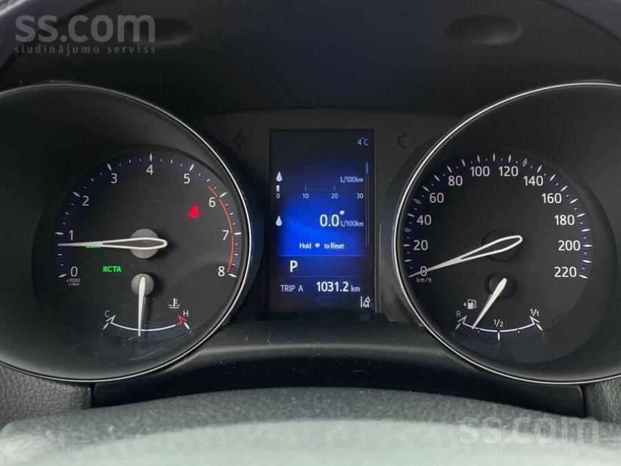 Blue Toyota C-HR 2017 in Riga, with an engine capacity of 1.20 L and mileage of 85 thousand km for 16990 €, photo 14 on AUTOMOTO.COM.LV