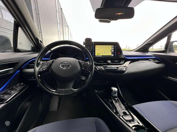 Синий Тойота C-HR 2017 в Клайпеда, объемом двигателя 1.80 л и пробегом 253 тыс. км за 14300 €, фото 8 на AUTOMOTO.COM.LV