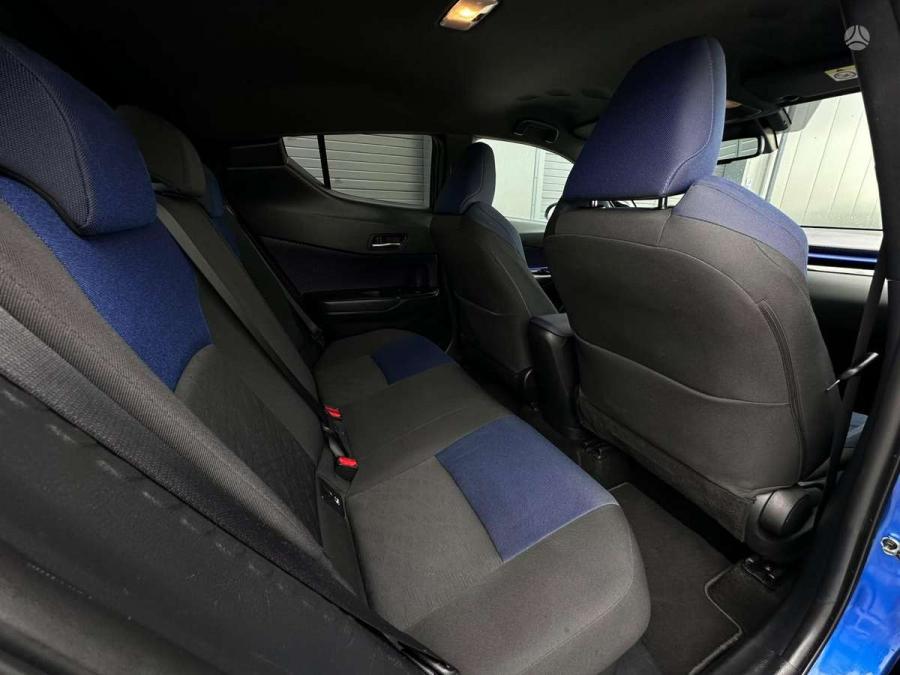 Zils Toyota C-HR 2017 Klaipėda, ar dzinēja tilpumu 1.80 L un nobraukumu 253 tūkst. km par 14300 €, foto 10 vietnē AUTOMOTO.COM.LV