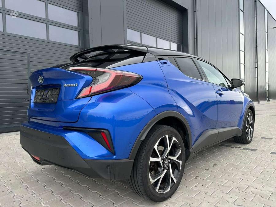 Zils Toyota C-HR 2017 Klaipėda, ar dzinēja tilpumu 1.80 L un nobraukumu 253 tūkst. km par 14300 €, foto 13 vietnē AUTOMOTO.COM.LV