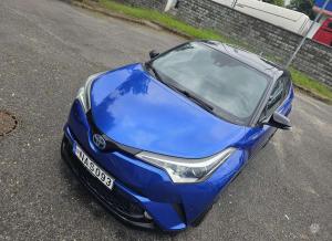 Blue Toyota C-HR 2017 in Vilnius, with an engine capacity of 1.80 L and mileage of 214 thousand km for 14400 €, photo  on AUTOMOTO.COM.LV