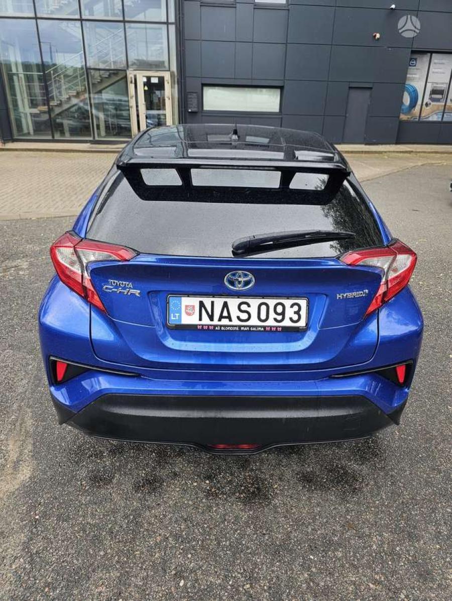 Blue Toyota C-HR 2017 in Vilnius, with an engine capacity of 1.80 L and mileage of 214 thousand km for 14400 €, photo 8 on AUTOMOTO.COM.LV