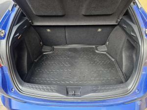 Blue Toyota C-HR 2017 in Vilnius, with an engine capacity of 1.80 L and mileage of 214 thousand km for 14400 €, photo 14 on AUTOMOTO.COM.LV