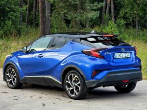 Blue Toyota C-HR 2017 in Vilnius, with an engine capacity of 1.80 L and mileage of 170 thousand km for 13800 €, photo 8 on AUTOMOTO.COM.LV
