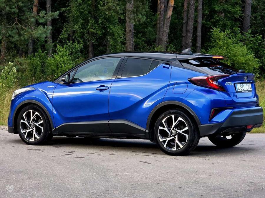 Blue Toyota C-HR 2017 in Vilnius, with an engine capacity of 1.80 L and mileage of 170 thousand km for 13800 €, photo 9 on AUTOMOTO.COM.LV