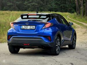 Blue Toyota C-HR 2017 in Vilnius, with an engine capacity of 1.80 L and mileage of 170 thousand km for 13800 €, photo 11 on AUTOMOTO.COM.LV