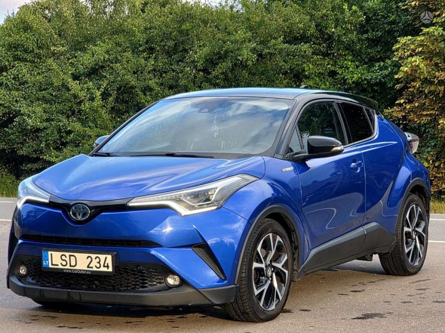 Blue Toyota C-HR 2017 in Vilnius, with an engine capacity of 1.80 L and mileage of 170 thousand km for 13800 €, photo 12 on AUTOMOTO.COM.LV