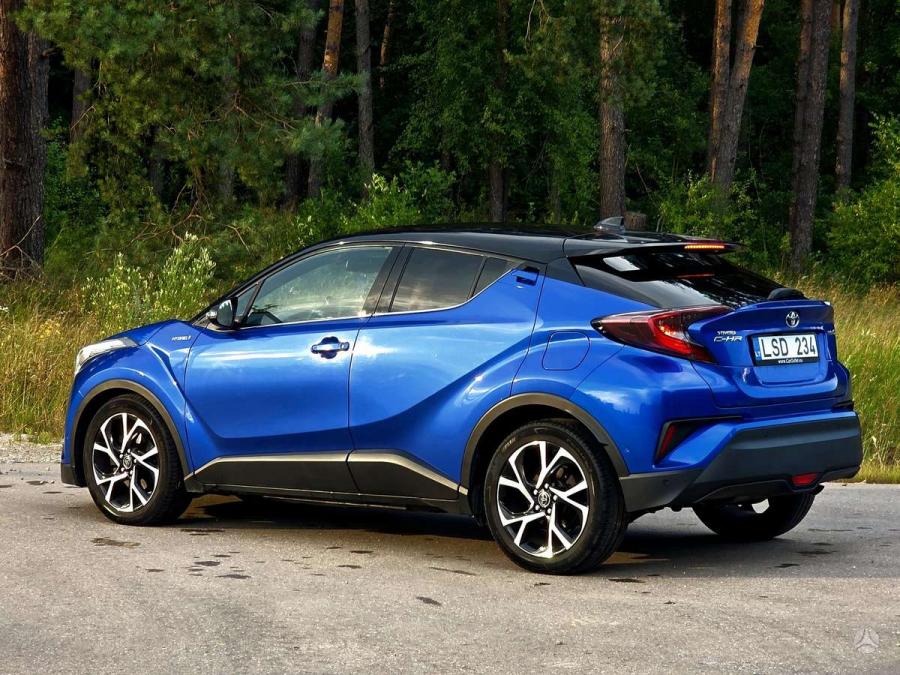 Blue Toyota C-HR 2017 in Vilnius, with an engine capacity of 1.80 L and mileage of 170 thousand km for 13800 €, photo 15 on AUTOMOTO.COM.LV