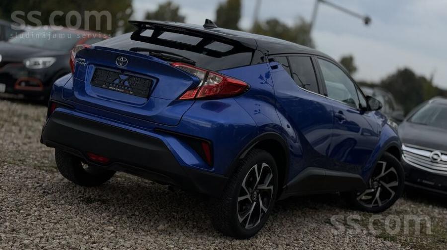 Синий Тойота C-HR 2017 в Елгава, объемом двигателя 1.20 л и пробегом 135 тыс. км за 14690 €, фото 4 на AUTOMOTO.COM.LV