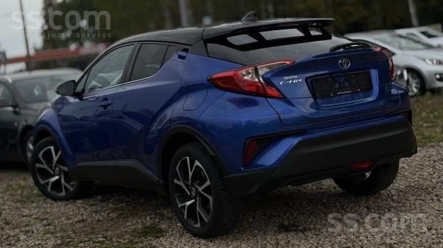 Синий Тойота C-HR 2017 в Елгава, объемом двигателя 1.20 л и пробегом 135 тыс. км за 14690 €, фото 5 на AUTOMOTO.COM.LV