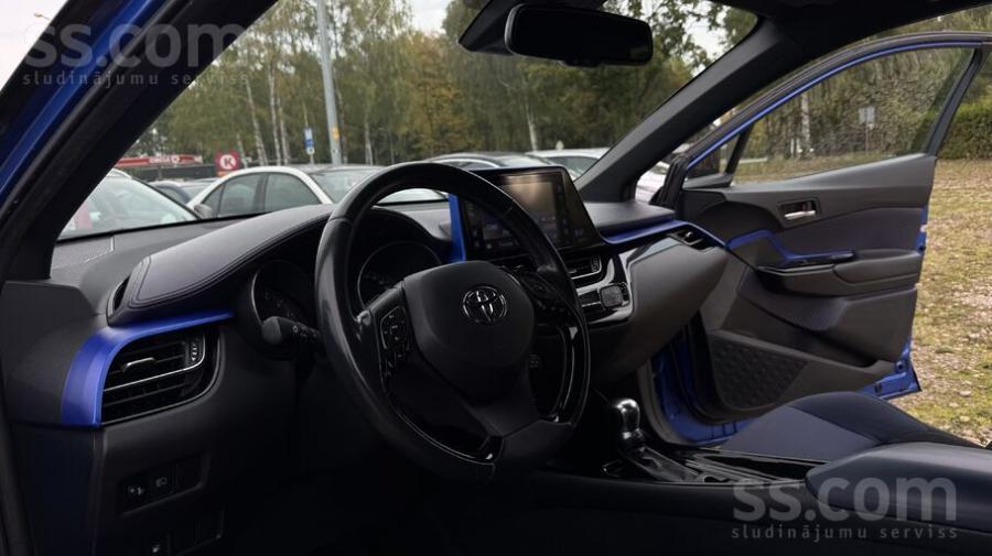 Синий Тойота C-HR 2017 в Елгава, объемом двигателя 1.20 л и пробегом 135 тыс. км за 14690 €, фото 8 на AUTOMOTO.COM.LV