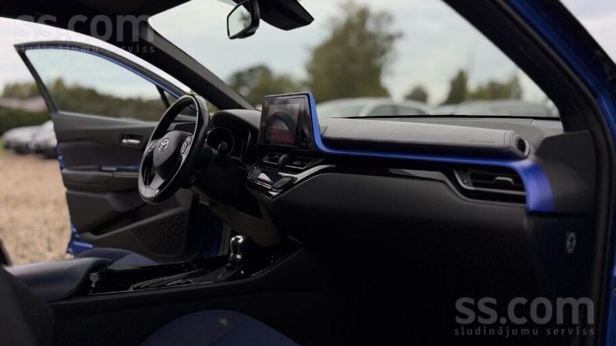 Синий Тойота C-HR 2017 в Елгава, объемом двигателя 1.20 л и пробегом 135 тыс. км за 14690 €, фото 9 на AUTOMOTO.COM.LV