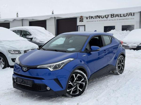 Blue Toyota C-HR 2018 in Utena, with an engine capacity of 1.80 L and mileage of 202 thousand km for 13590 €, photo 4 on AUTOMOTO.COM.LV