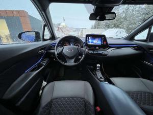 Blue Toyota C-HR 2018 in Kaunas, with an engine capacity of 1.80 L and mileage of 146 thousand km for 16700 €, photo 10 on AUTOMOTO.COM.LV