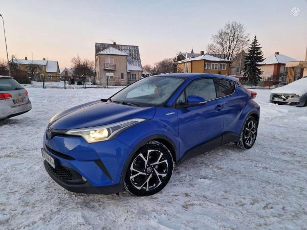 Blue Toyota C-HR 2018 in Taurage, with an engine capacity of 1.80 L and mileage of 188 thousand km for 12705 €, photo 1 on AUTOMOTO.COM.LV