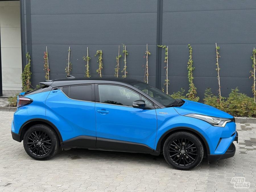 Zils Toyota C-HR 2018 Viļņa, ar dzinēja tilpumu 1.80 L un nobraukumu 141 tūkst. km par 16950 €, foto 4 vietnē AUTOMOTO.COM.LV