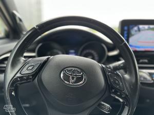 Zils Toyota C-HR 2018 Viļņa, ar dzinēja tilpumu 1.80 L un nobraukumu 141 tūkst. km par 16950 €, foto 20 vietnē AUTOMOTO.COM.LV