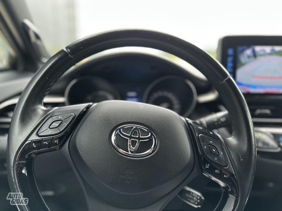 Zils Toyota C-HR 2018 Viļņa, ar dzinēja tilpumu 1.80 L un nobraukumu 141 tūkst. km par 16950 €, foto 20 vietnē AUTOMOTO.COM.LV