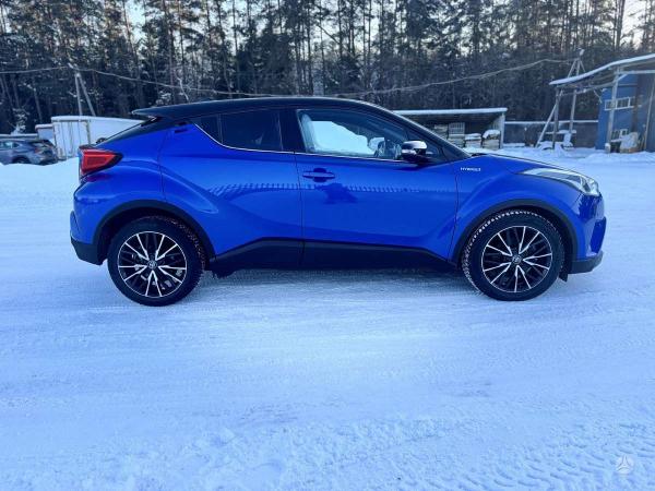 Синий Тойота C-HR 2018 в Вильнюс, объемом двигателя 1.80 л и пробегом 51 тыс. км за 17450 €, фото 4 на AUTOMOTO.COM.LV