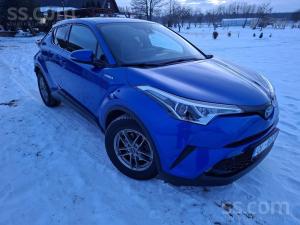 Zils Toyota C-HR 2018 Limbaži, ar dzinēja tilpumu 1.80 L un nobraukumu 79 tūkst. km par 17500 €, foto  vietnē AUTOMOTO.COM.LV