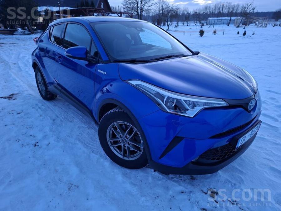 Blue Toyota C-HR 2018 in Limbazi, with an engine capacity of 1.80 L and mileage of 79 thousand km for 17500 €, photo 1 on AUTOMOTO.COM.LV