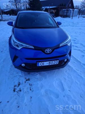 Blue Toyota C-HR 2018 in Limbazi, with an engine capacity of 1.80 L and mileage of 79 thousand km for 17500 €, photo 4 on AUTOMOTO.COM.LV