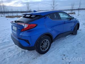 Blue Toyota C-HR 2018 in Limbazi, with an engine capacity of 1.80 L and mileage of 79 thousand km for 17500 €, photo 5 on AUTOMOTO.COM.LV
