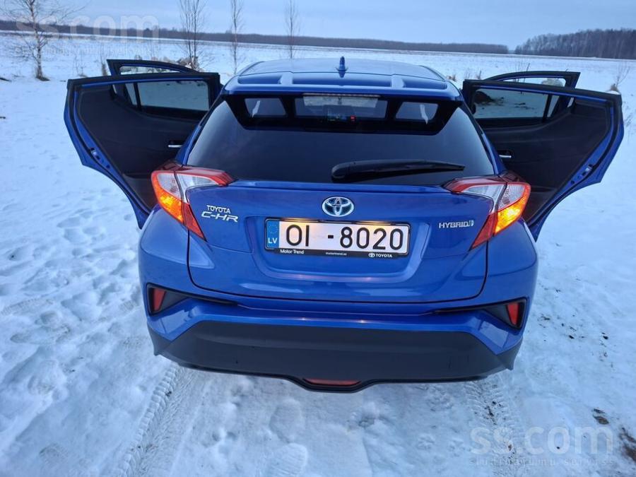 Blue Toyota C-HR 2018 in Limbazi, with an engine capacity of 1.80 L and mileage of 79 thousand km for 17500 €, photo 7 on AUTOMOTO.COM.LV