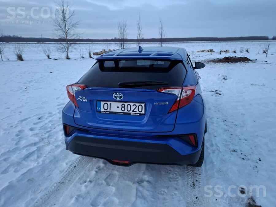 Blue Toyota C-HR 2018 in Limbazi, with an engine capacity of 1.80 L and mileage of 79 thousand km for 17500 €, photo 9 on AUTOMOTO.COM.LV
