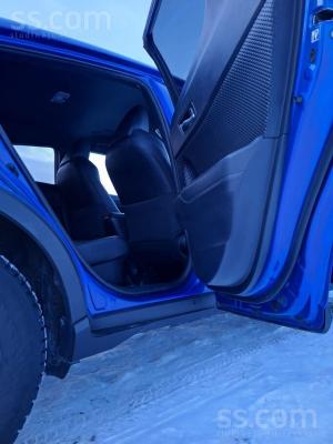 Blue Toyota C-HR 2018 in Limbazi, with an engine capacity of 1.80 L and mileage of 79 thousand km for 17500 €, photo 14 on AUTOMOTO.COM.LV
