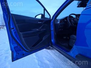 Blue Toyota C-HR 2018 in Limbazi, with an engine capacity of 1.80 L and mileage of 79 thousand km for 17500 €, photo 18 on AUTOMOTO.COM.LV