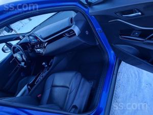 Blue Toyota C-HR 2018 in Limbazi, with an engine capacity of 1.80 L and mileage of 79 thousand km for 17500 €, photo 21 on AUTOMOTO.COM.LV