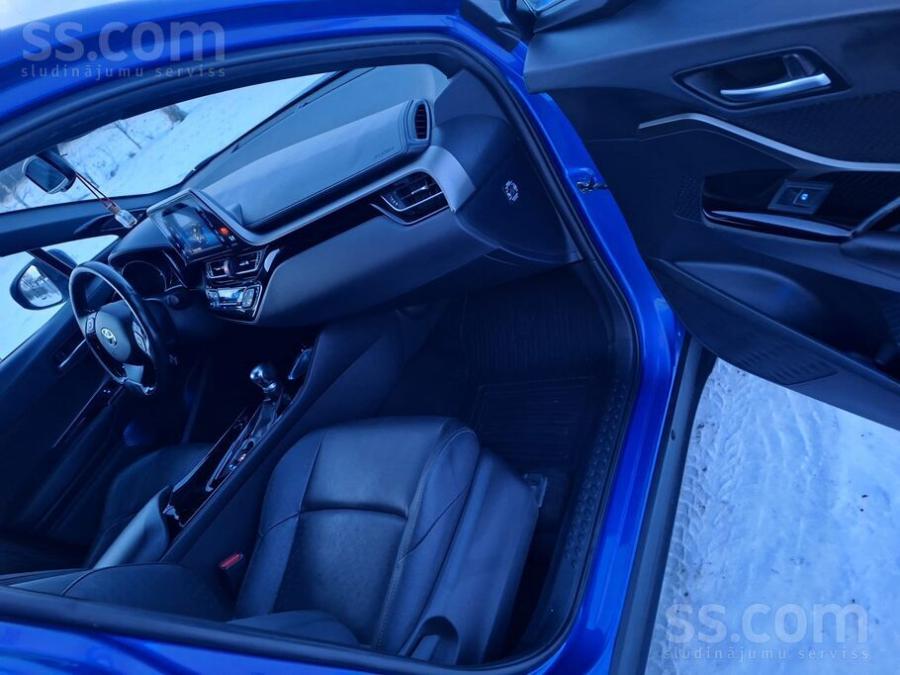 Blue Toyota C-HR 2018 in Limbazi, with an engine capacity of 1.80 L and mileage of 79 thousand km for 17500 €, photo 21 on AUTOMOTO.COM.LV