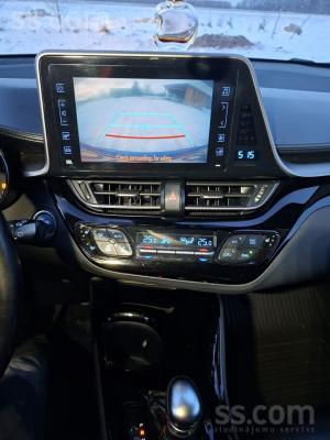 Blue Toyota C-HR 2018 in Limbazi, with an engine capacity of 1.80 L and mileage of 79 thousand km for 17500 €, photo 23 on AUTOMOTO.COM.LV