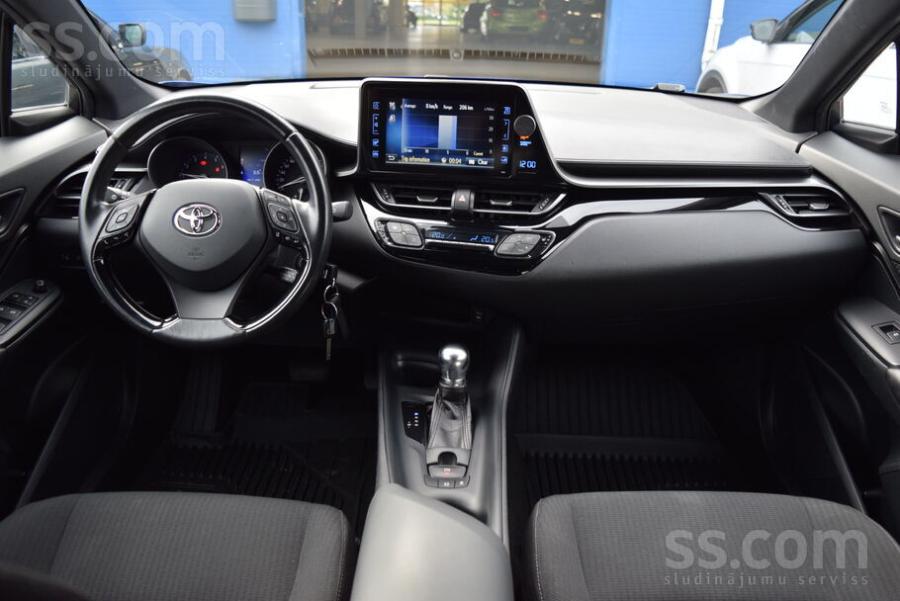Синий Тойота C-HR 2018 в Рига, объемом двигателя 1.20 л и пробегом 64 тыс. км за 14900 €, фото 5 на AUTOMOTO.COM.LV