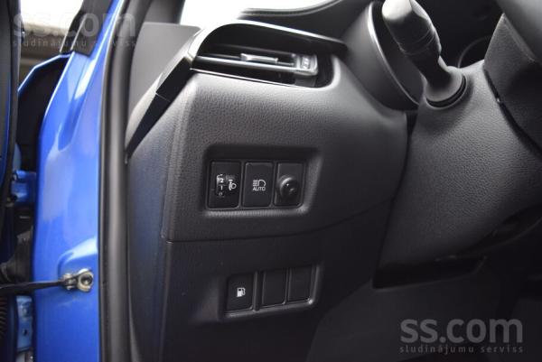 Blue Toyota C-HR 2018 in Riga, with an engine capacity of 1.20 L and mileage of 64 thousand km for 14900 €, photo 9 on AUTOMOTO.COM.LV