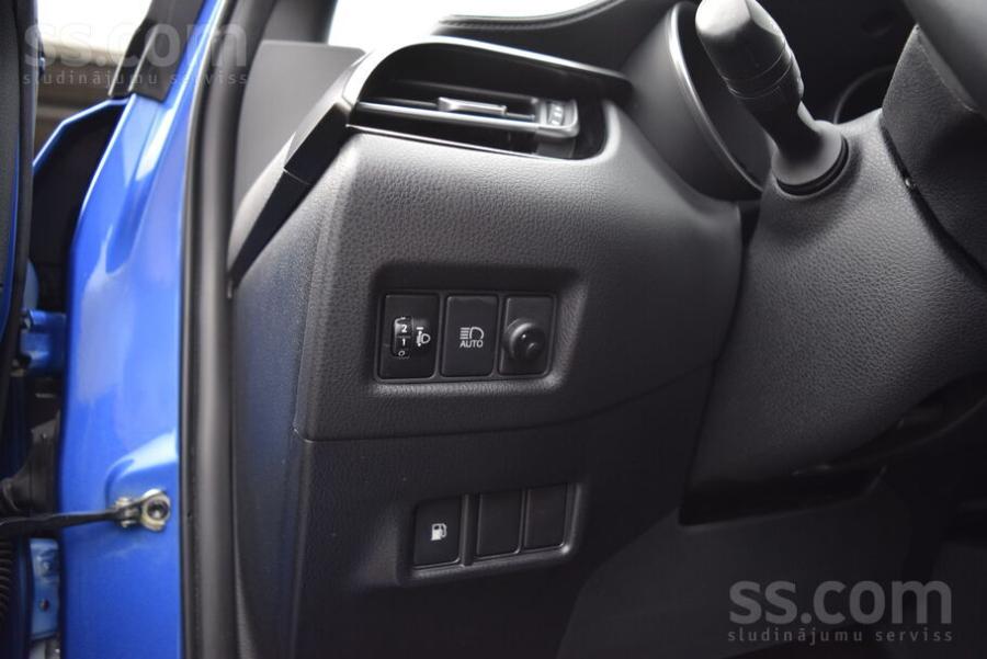 Синий Тойота C-HR 2018 в Рига, объемом двигателя 1.20 л и пробегом 64 тыс. км за 14900 €, фото 10 на AUTOMOTO.COM.LV