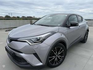 Blue Toyota C-HR 2018 in Vilnius, with an engine capacity of 1.80 L and mileage of 181 thousand km for 15900 €, photo  on AUTOMOTO.COM.LV