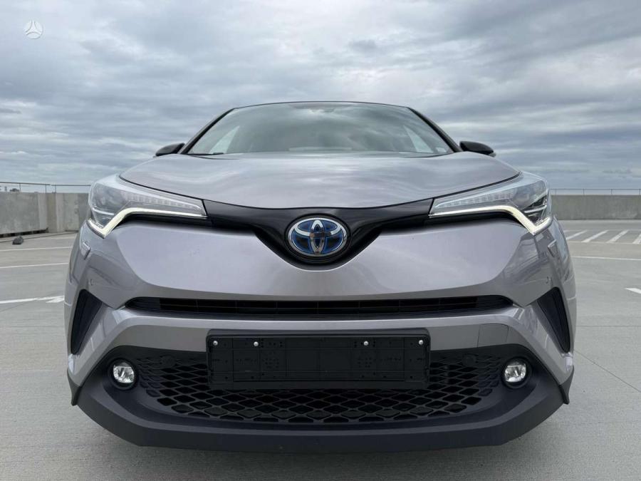 Синий Тойота C-HR 2018 в Вильнюс, объемом двигателя 1.80 л и пробегом 181 тыс. км за 15900 €, фото 4 на AUTOMOTO.COM.LV