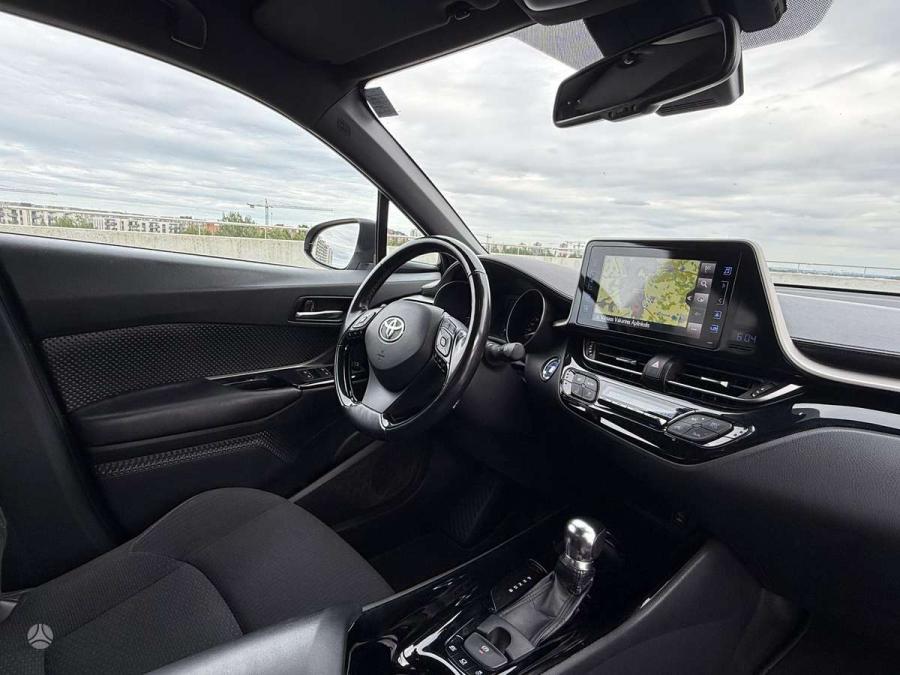 Синий Тойота C-HR 2018 в Вильнюс, объемом двигателя 1.80 л и пробегом 181 тыс. км за 15900 €, фото 18 на AUTOMOTO.COM.LV