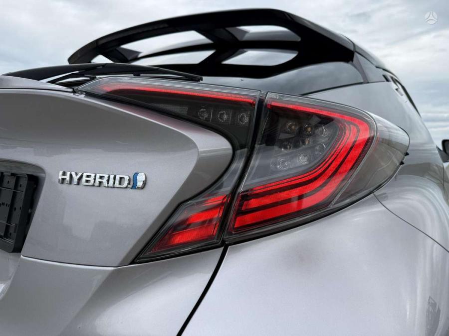 Синий Тойота C-HR 2018 в Вильнюс, объемом двигателя 1.80 л и пробегом 181 тыс. км за 15900 €, фото 37 на AUTOMOTO.COM.LV