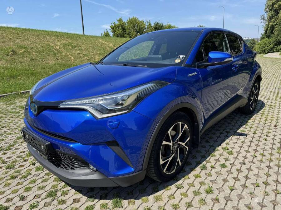 Синий Тойота C-HR 2018 в Каунас, объемом двигателя 1.80 л и пробегом 141 тыс. км за 16950 €, фото 3 на AUTOMOTO.COM.LV