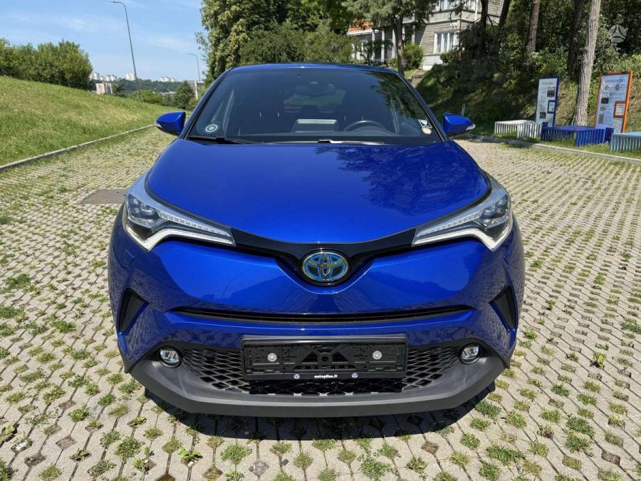 Синий Тойота C-HR 2018 в Каунас, объемом двигателя 1.80 л и пробегом 141 тыс. км за 16950 €, фото 4 на AUTOMOTO.COM.LV