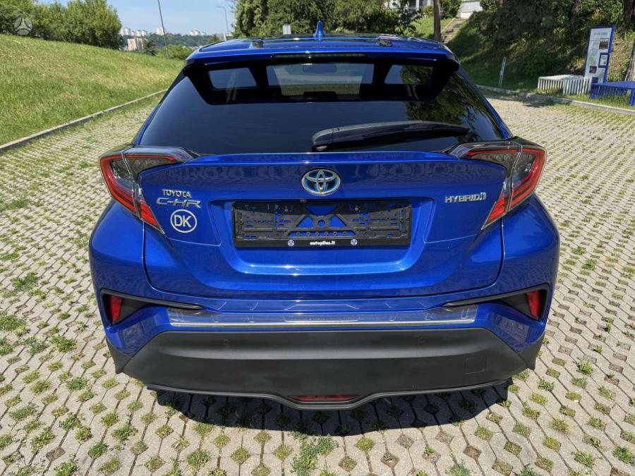 Синий Тойота C-HR 2018 в Каунас, объемом двигателя 1.80 л и пробегом 141 тыс. км за 16950 €, фото 8 на AUTOMOTO.COM.LV
