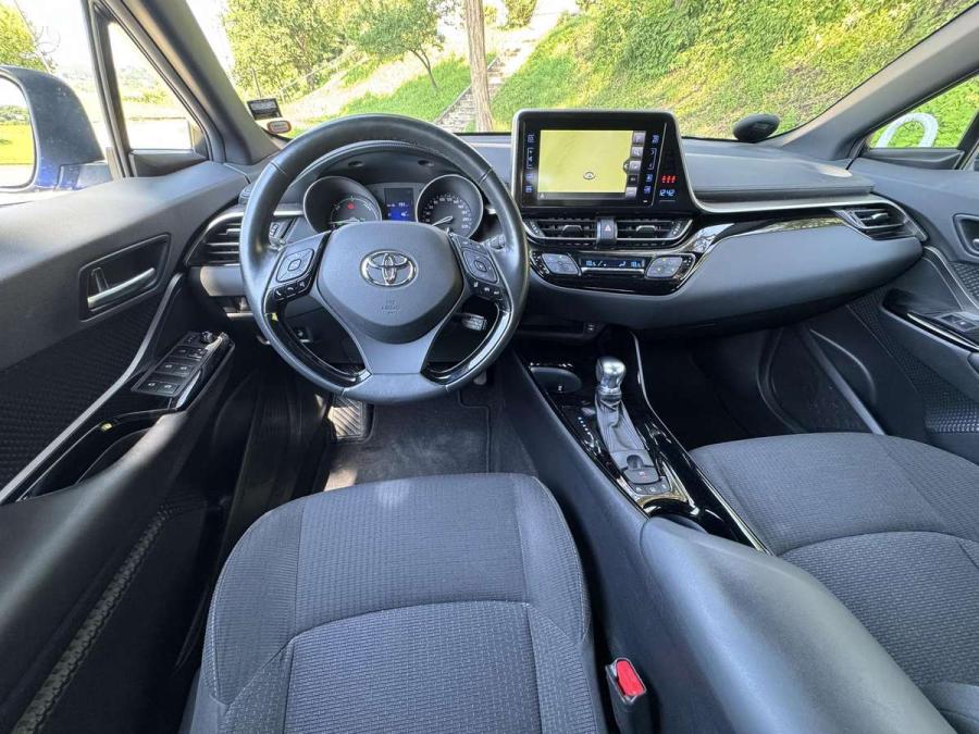 Синий Тойота C-HR 2018 в Каунас, объемом двигателя 1.80 л и пробегом 141 тыс. км за 16950 €, фото 11 на AUTOMOTO.COM.LV