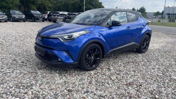 Blue Toyota C-HR 2018 in Kaunas, with an engine capacity of 1.80 L and mileage of 117 thousand km for 15600 €, photo 1 on AUTOMOTO.COM.LV