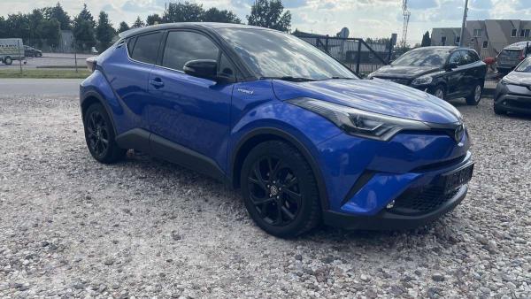 Blue Toyota C-HR 2018 in Kaunas, with an engine capacity of 1.80 L and mileage of 117 thousand km for 15600 €, photo 3 on AUTOMOTO.COM.LV