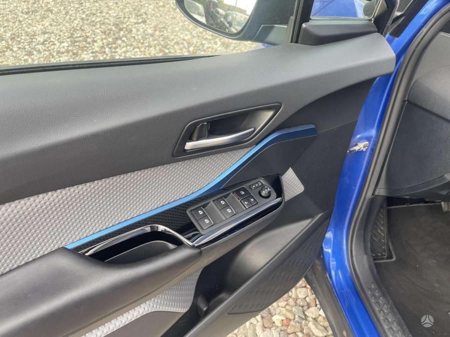 Zils Toyota C-HR 2018 Kauņa, ar dzinēja tilpumu 1.80 L un nobraukumu 117 tūkst. km par 15600 €, foto 9 vietnē AUTOMOTO.COM.LV