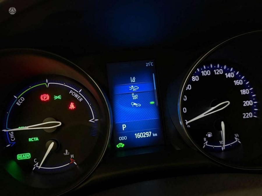 Blue Toyota C-HR 2018 in Marijampole, with an engine capacity of 1.80 L and mileage of 160 thousand km for 16999 €, photo 4 on AUTOMOTO.COM.LV